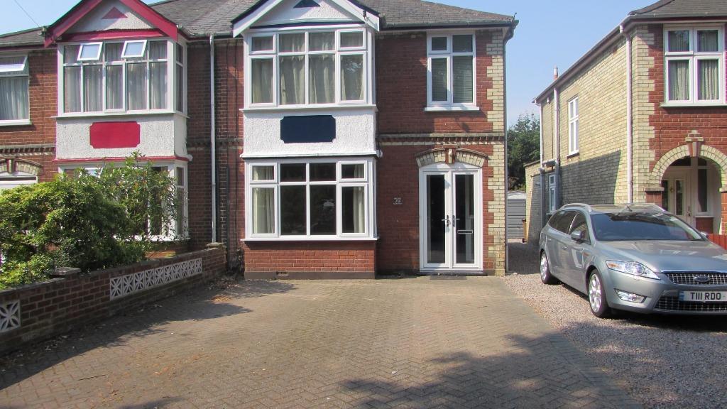 Nacton Road, Ipswich, IP3 3 bed semi-detached house - £950 pcm (£219 pw)