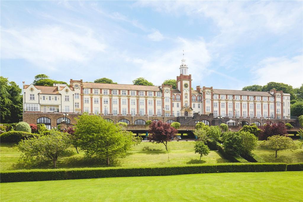 Fedden Village, Nore Road... 3 bed apartment - £1,200 pcm (£277 pw)