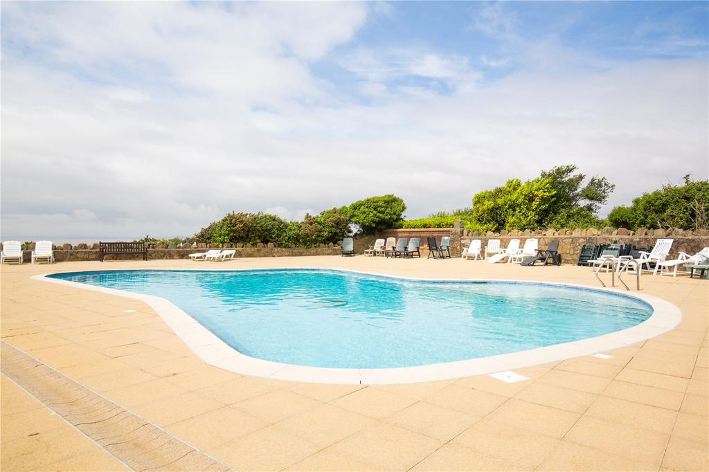 Fedden Village, Nore Road... 3 bed apartment - £1,200 pcm (£277 pw)
