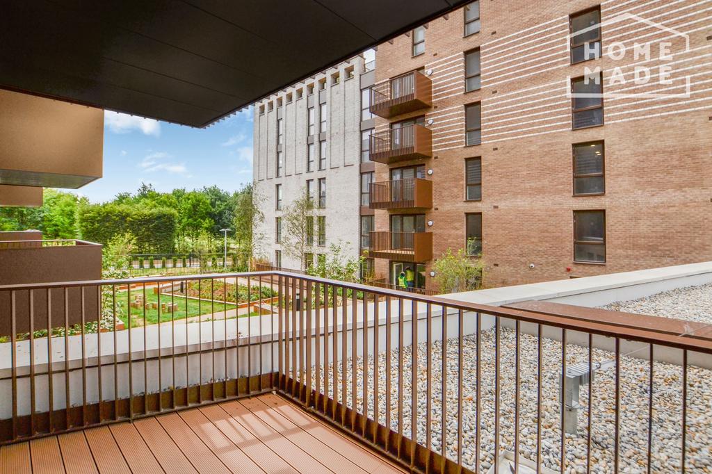 Millet Place, Royal Docks, E16 1 bed flat - £1,700 pcm (£392 pw)