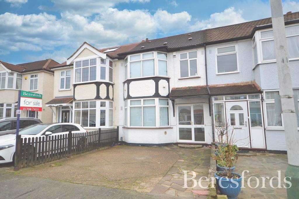 Amery Gardens Gidea Park Rm2 3 Bed Terraced House £400 000