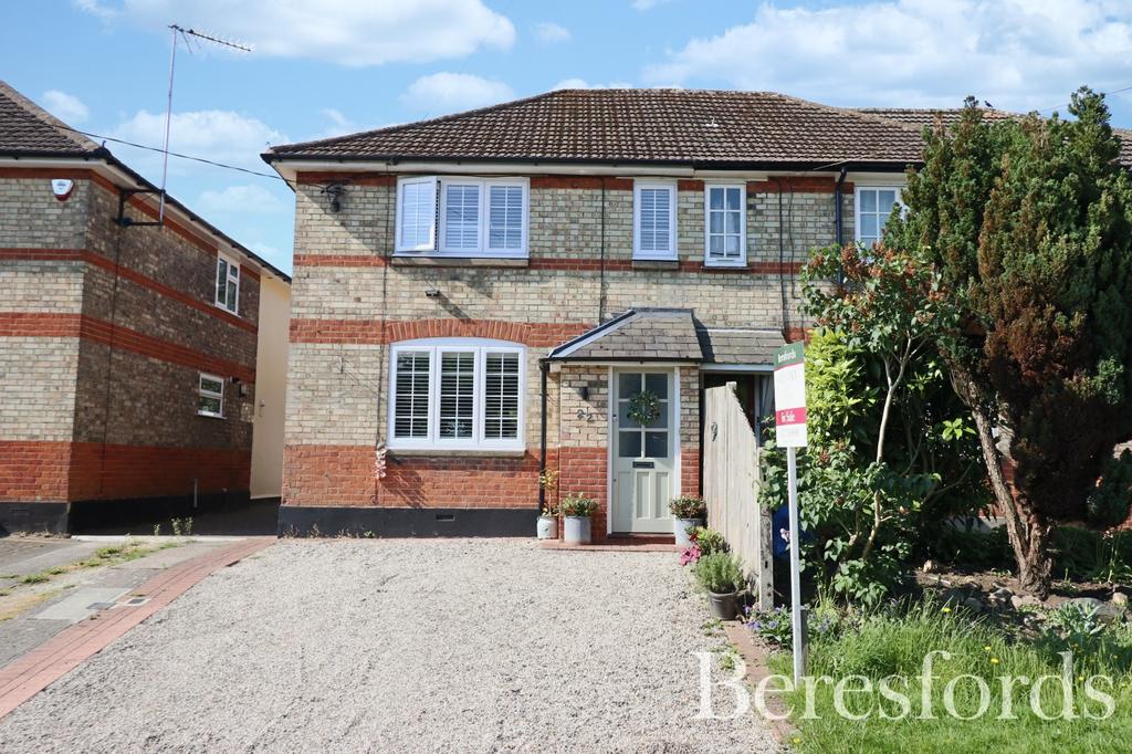 Stock Lane, Ingatestone, CM4 3 bed semi-detached house - £550,000