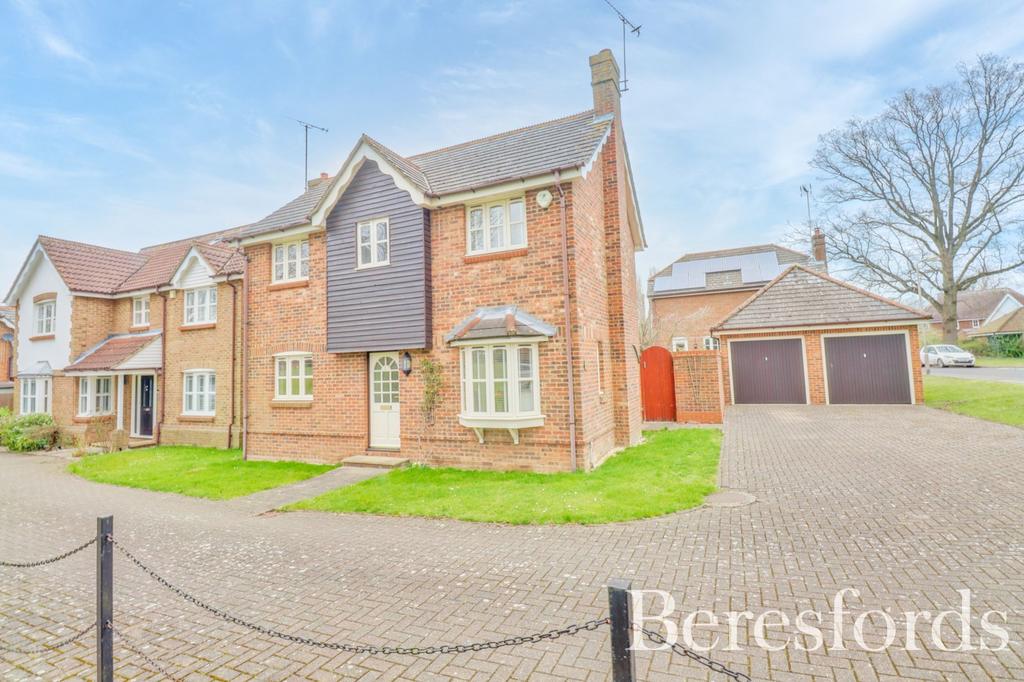 Bannister Drive, Hutton, CM13 3 bed detached house - £685,000