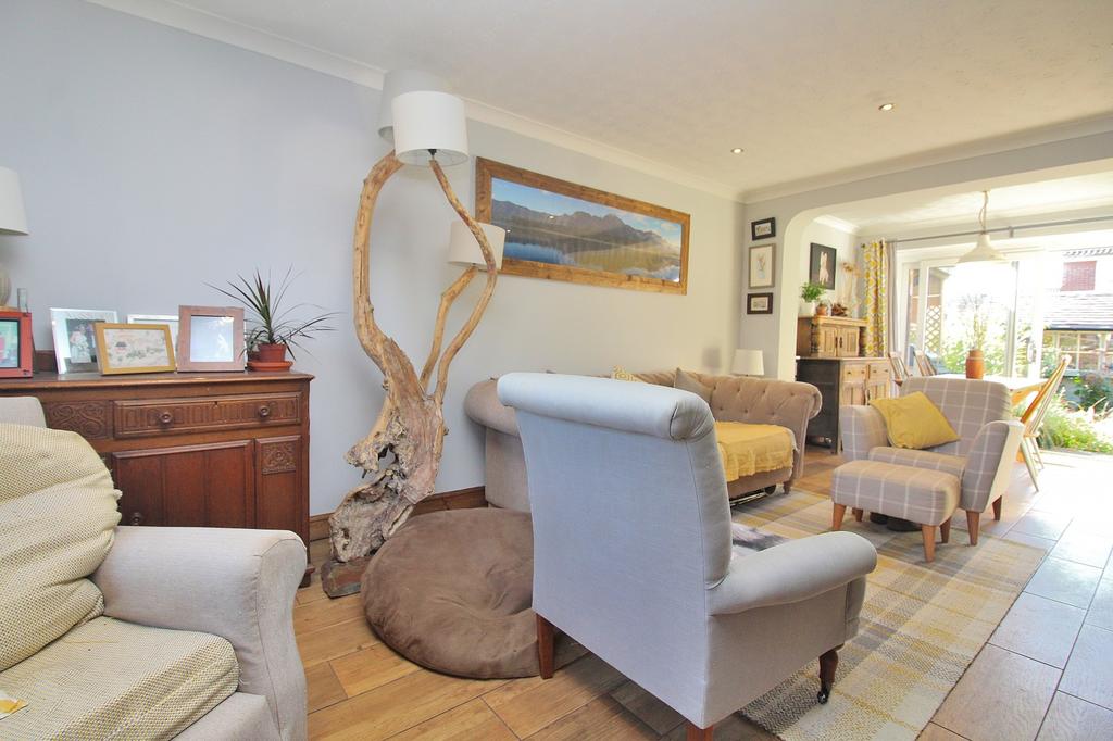 Ouse Chase, Witham, CM8 3 bed terraced house - £265,000