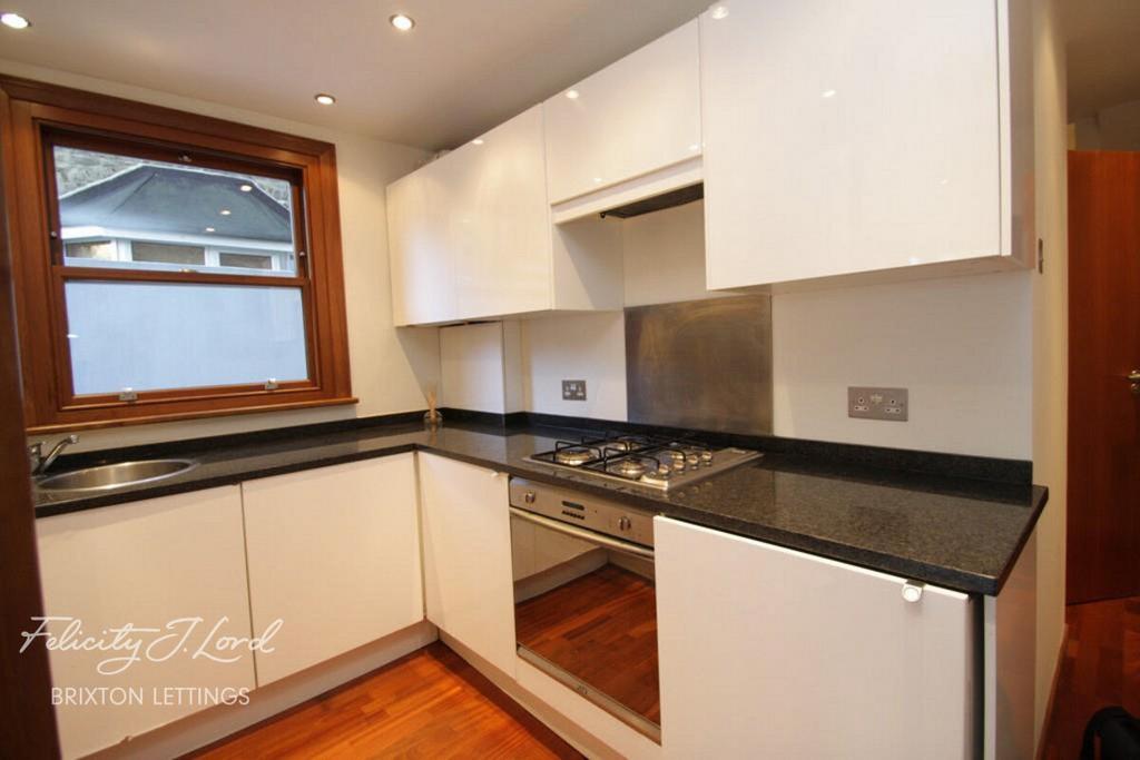 Fairmount Road, London 2 bed flat - £1,950 pcm (£450 pw)