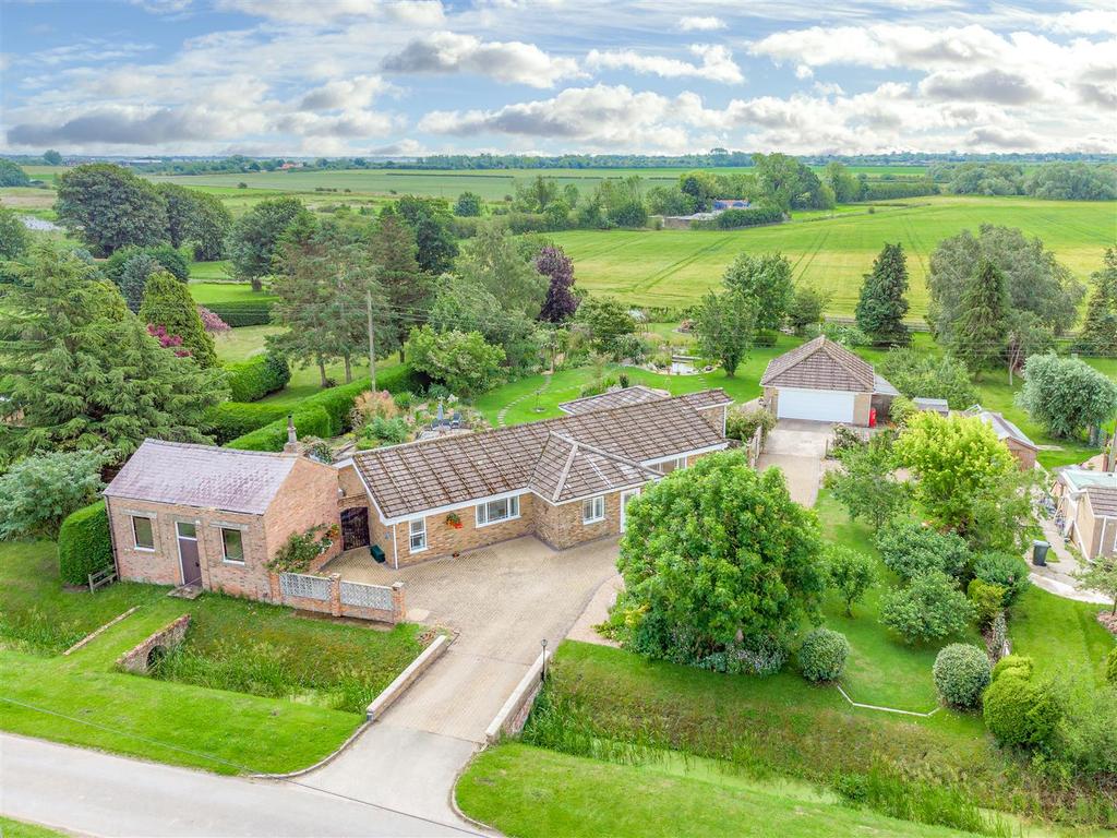 Hagnaby Lock, Stickney, Boston 3 bed detached bungalow - £450,000