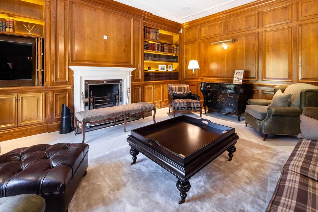 Trinity 9 bed manor house - £32,000,000