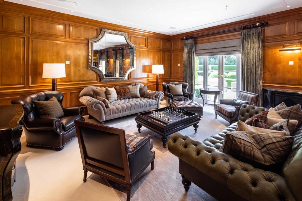 Trinity 9 bed manor house - £32,000,000