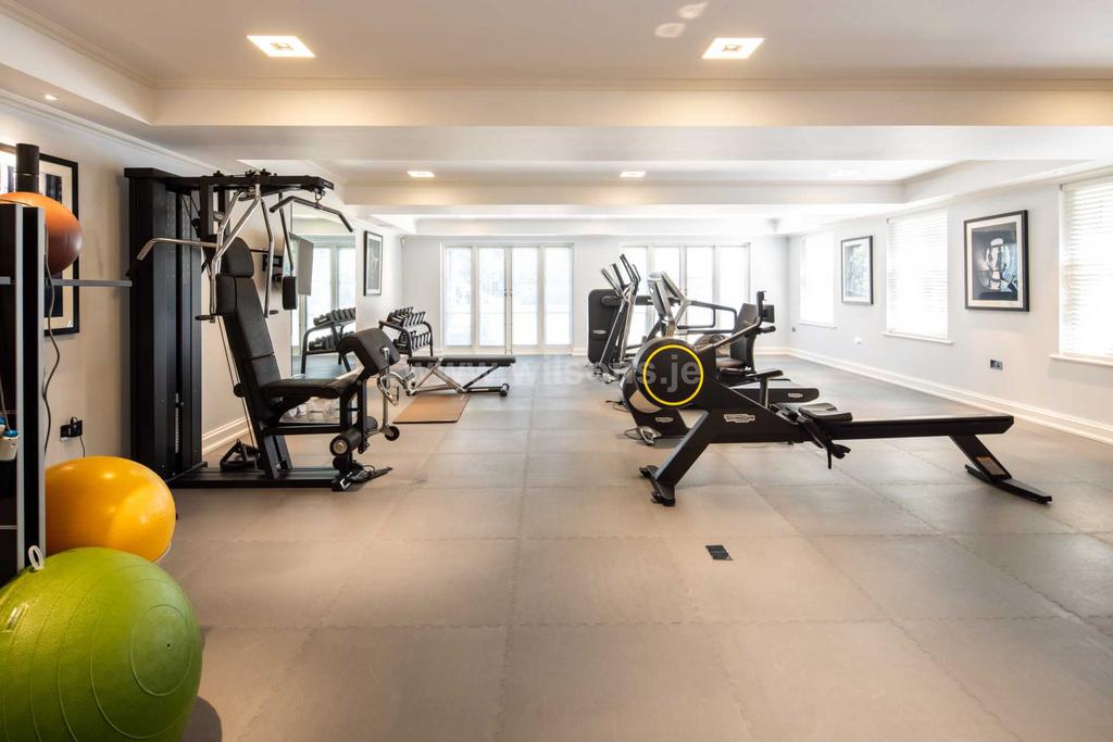 Trinity 9 bed manor house - £32,000,000