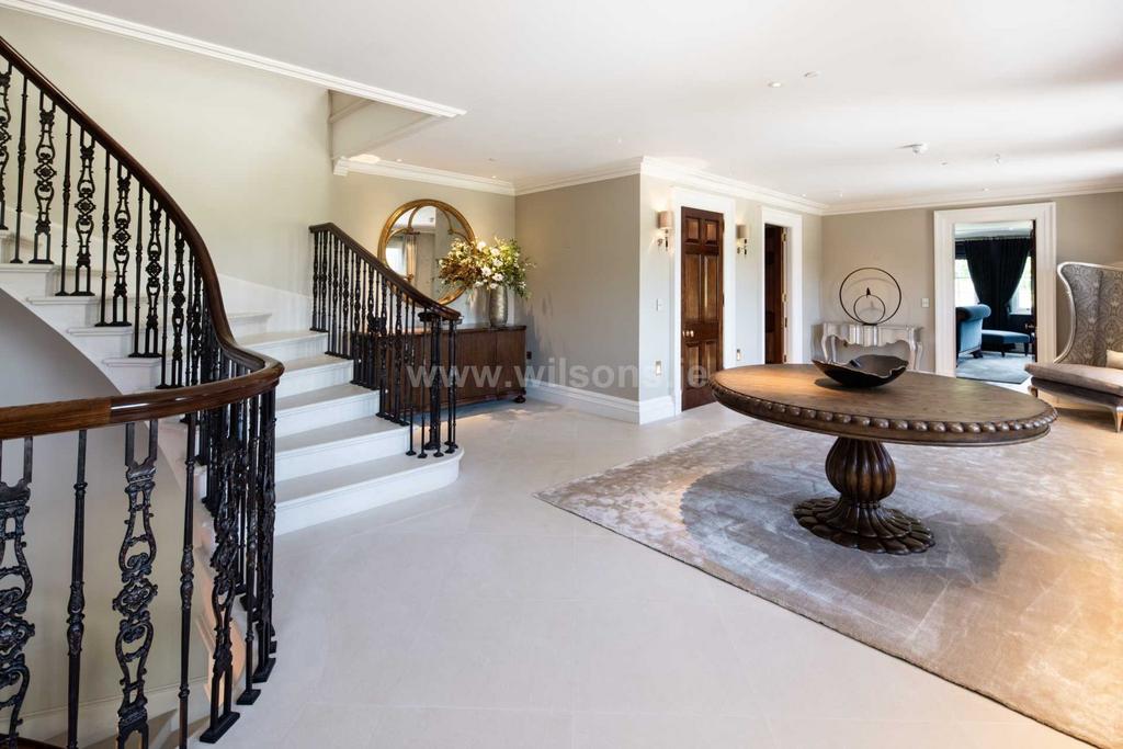 Trinity 9 bed manor house - £32,000,000
