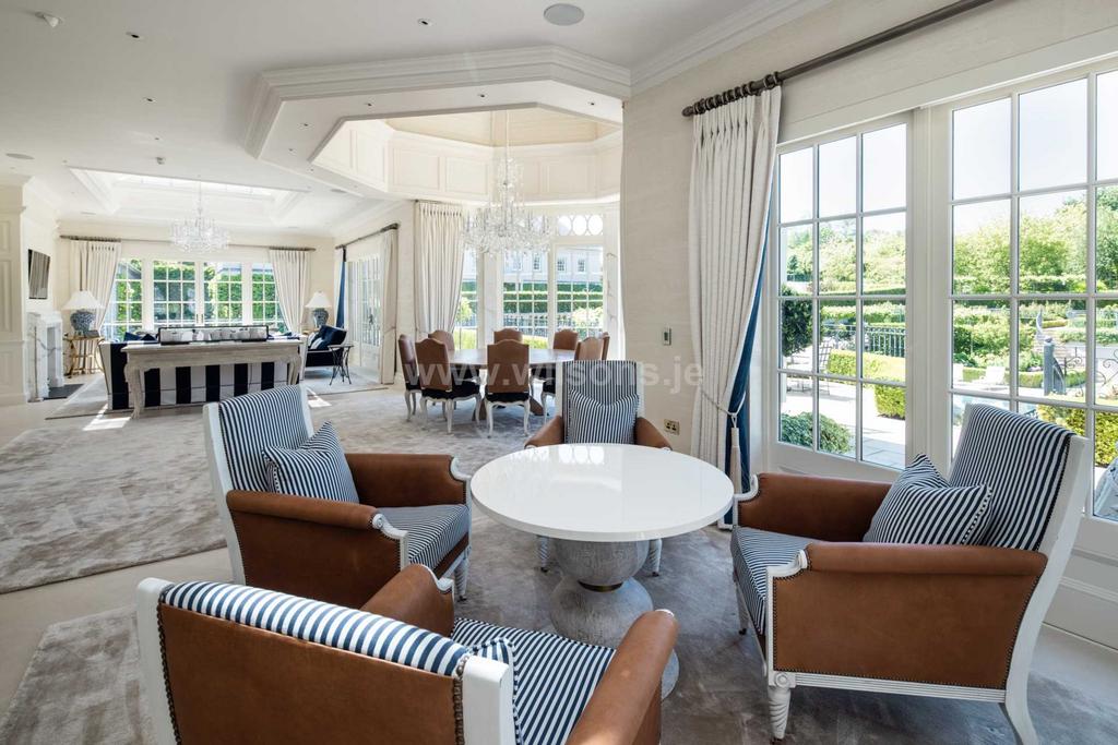 Trinity 9 bed manor house - £32,000,000