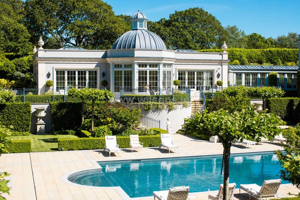 Trinity 9 bed manor house - £32,000,000