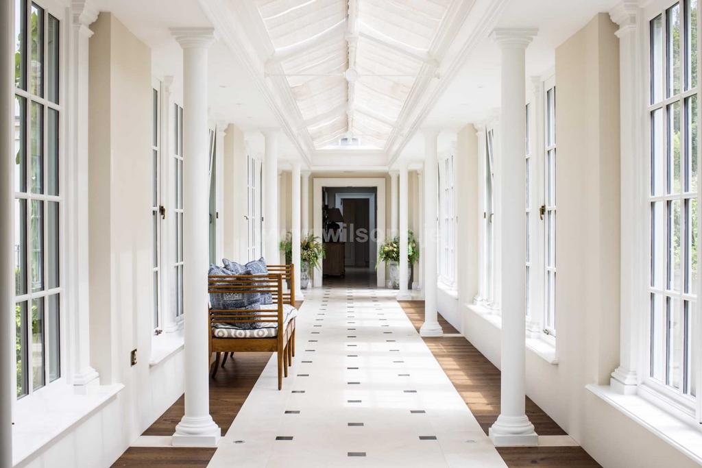 Trinity 9 bed manor house - £32,000,000