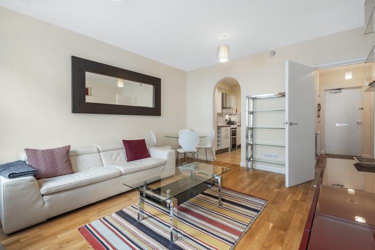 Fife Road Kingston Upon Thames KT1 1 bed apartment - £1,200 pcm (£277 pw)