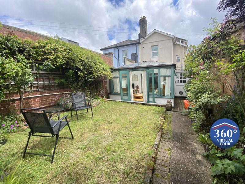 Alphington Road, Exeter 2 bed apartment - £255,000