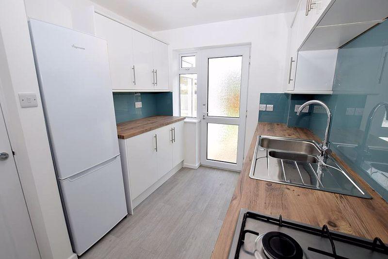 Kewlands, Vinters Park Maidstone ME14 3 bed terraced house - £1,400 pcm ...