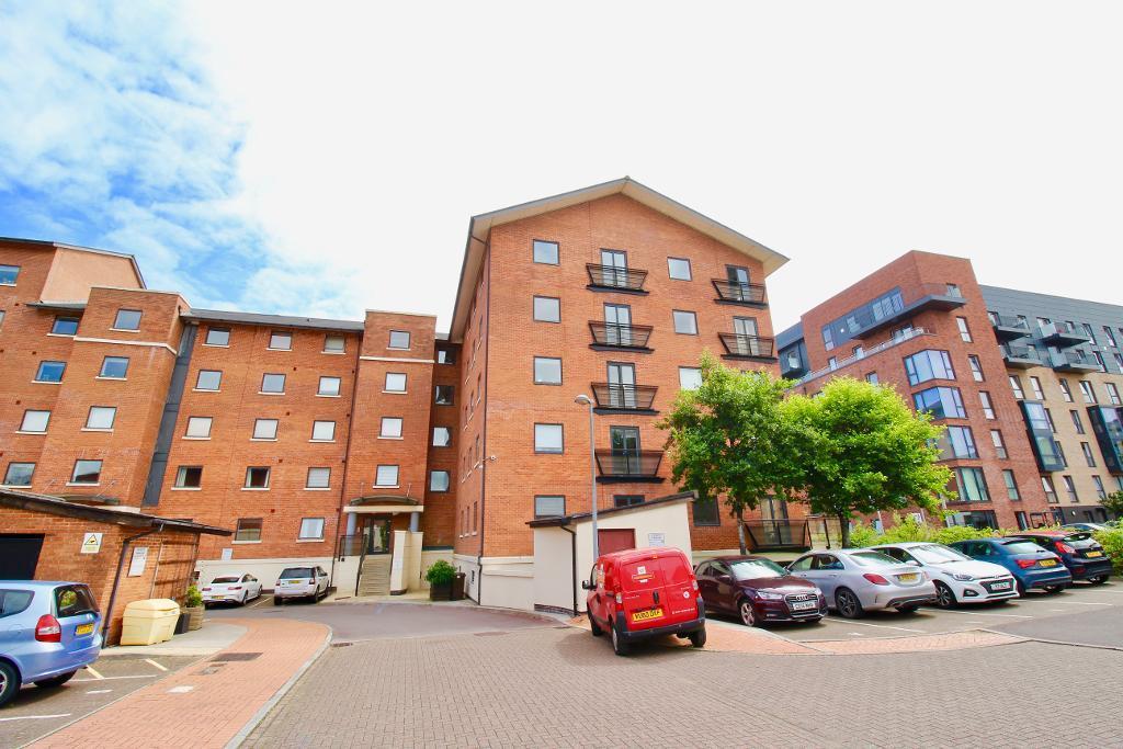 Henke Court, Cardiff Bay, CF10 4EB 2 bed flat - £189,950