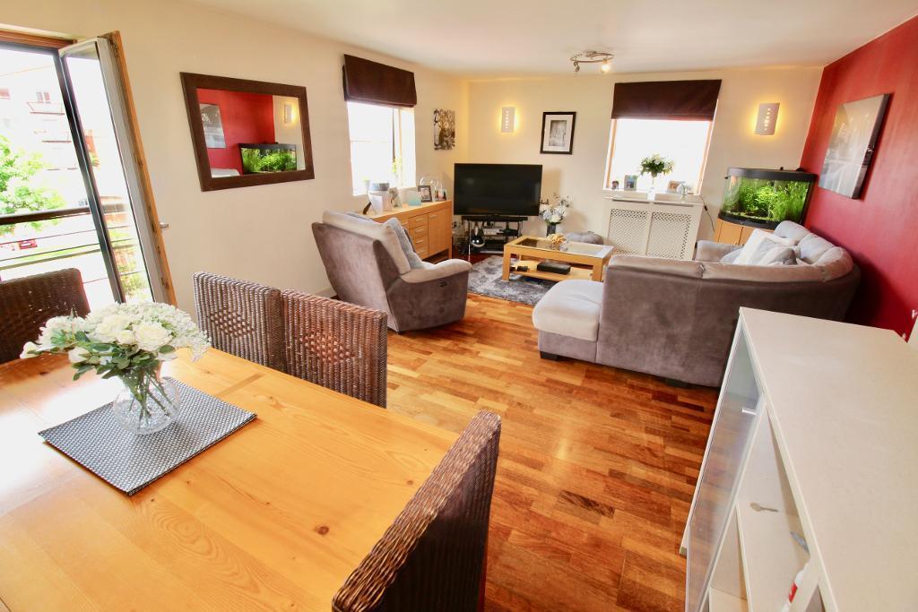 Henke Court, Cardiff Bay, CF10 4EB 2 bed flat - £189,950