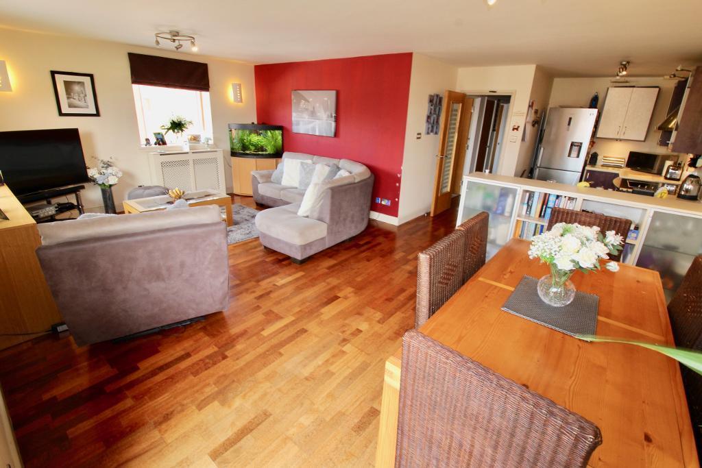 Henke Court, Cardiff Bay, CF10 4EB 2 bed flat - £189,950