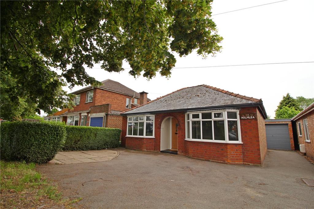 West Elloe Avenue, Spalding, PE11 3 bed bungalow - £229,000