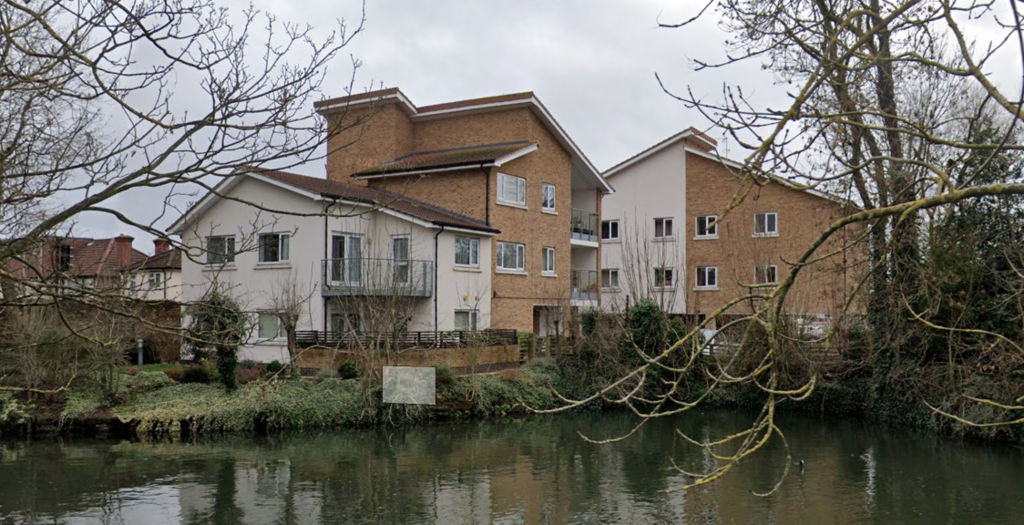 Hounslow, Greater London, UB2 2 bed apartment - £319,000