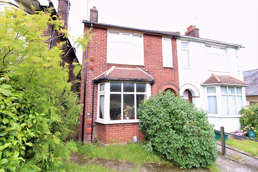 Elmstead Road, Colchester, CO4 3AA 3 bed semi-detached house - £255,000