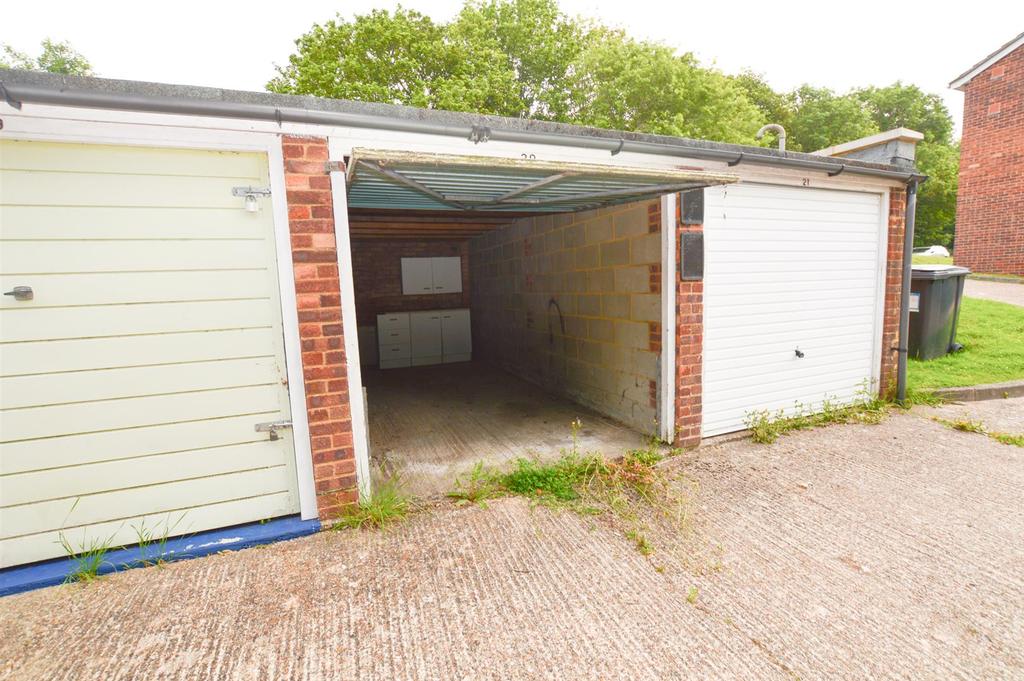 Black Path, Polegate Property - £100 pcm (£23 pw)