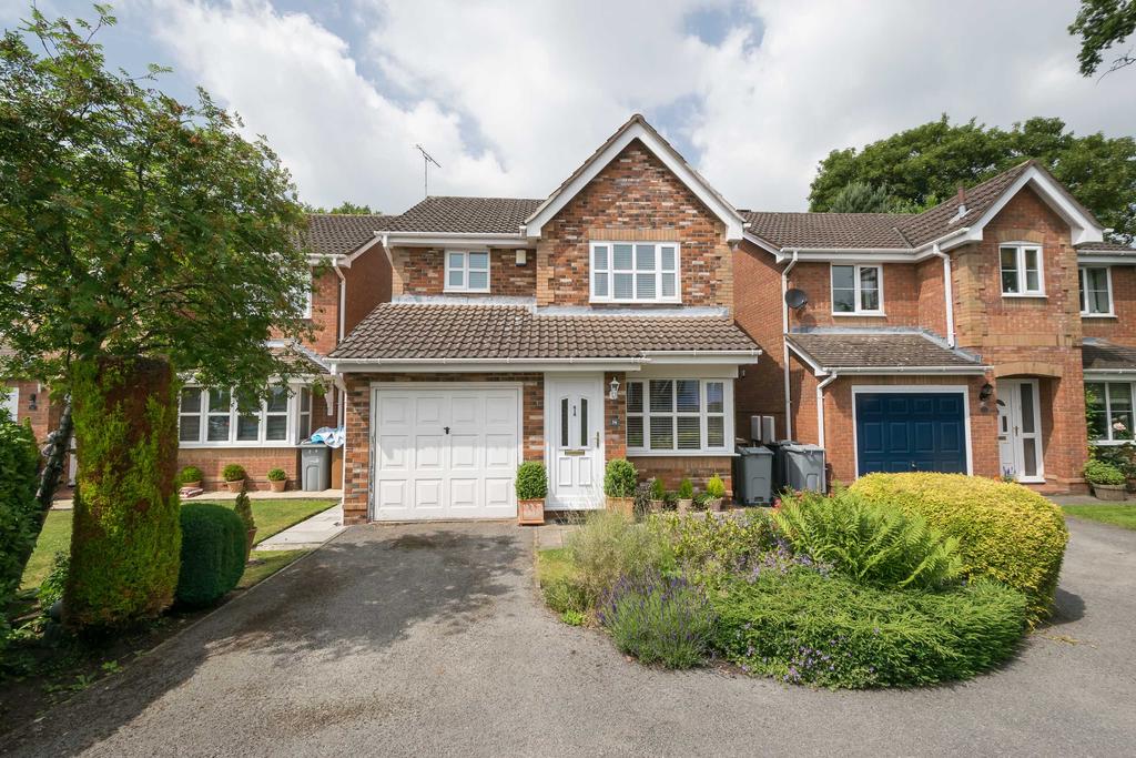 Shropshire Close, Middlewich 3 bed detached house - £249,995