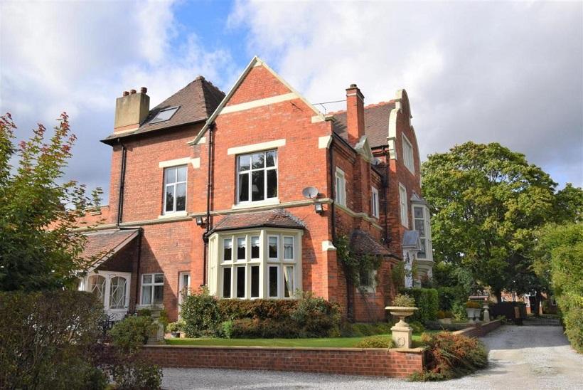 Ferriby Road, Hull 2 bed apartment - £950 pcm (£219 pw)