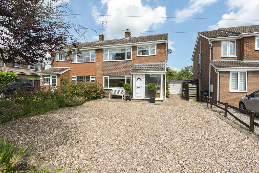 Northfield Way, Appleton Roebuck... 3 bed semi-detached house - £300,000