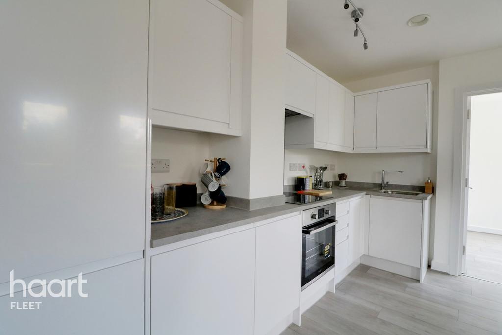 Victoria Street, Basingstoke 1 bed apartment - £159,950