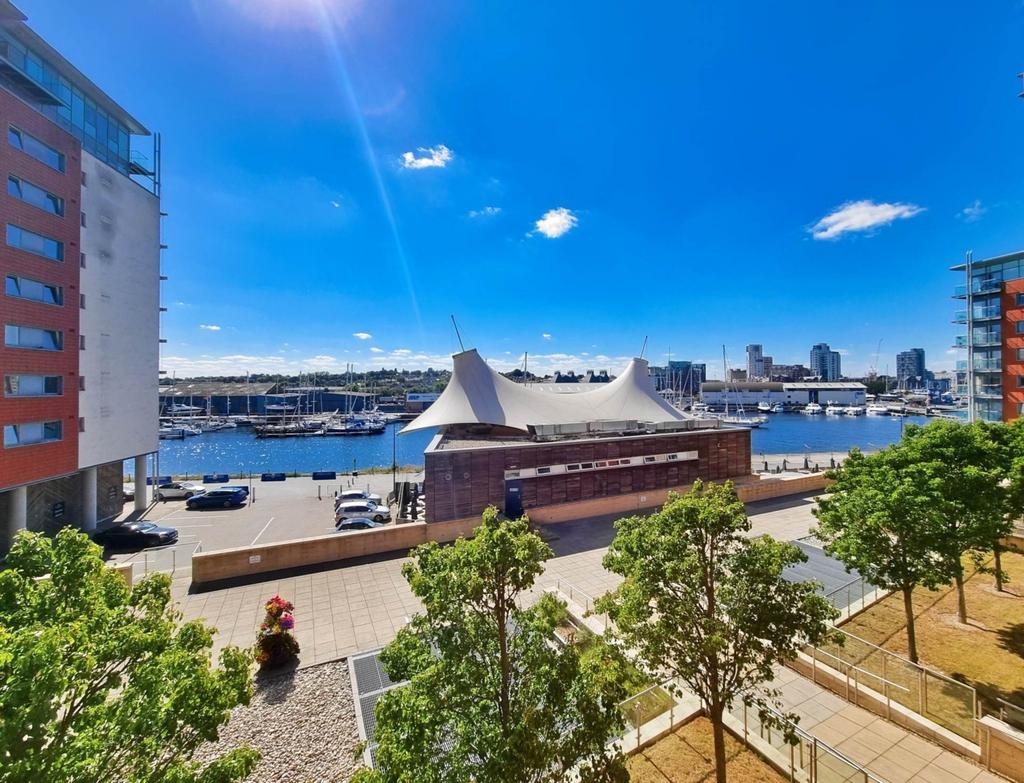 Anchor Street, Orwell Quay 2 bed apartment - £1,200 pcm (£277 pw)