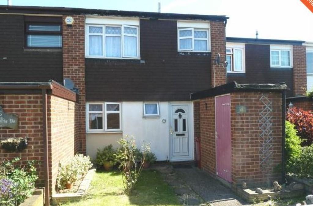 Mendip Close, Slough, SL3 8UB 3 bed terraced house - £1,395 pcm (£322 pw)