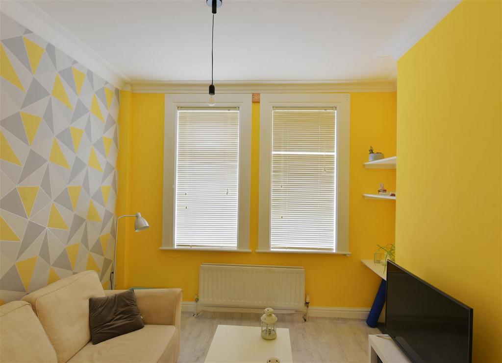 Hartoft Street 3 bed terraced house - £1,100 pcm (£254 pw)