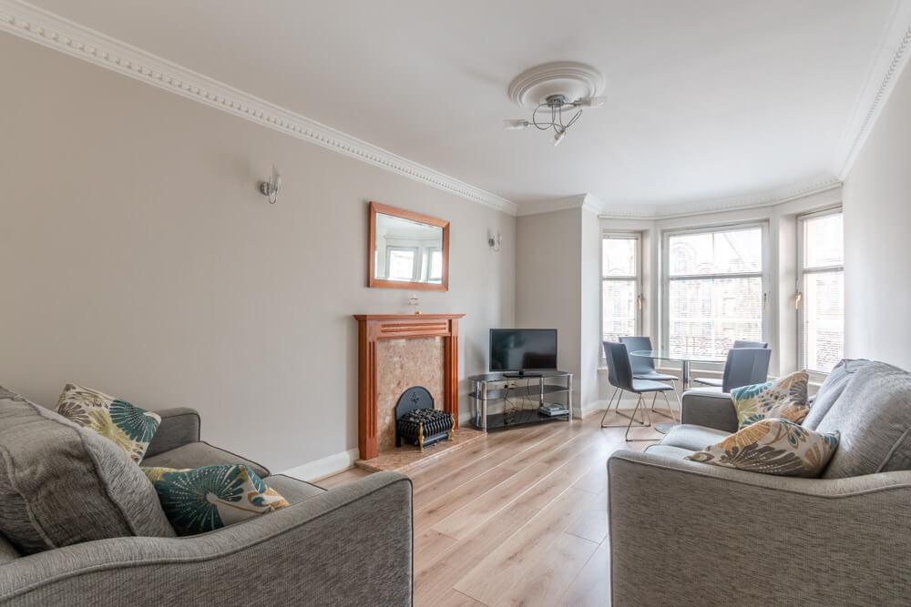 Ratcliffe Terrace Edinburgh EH9 1SU... 2 bed flat - £1,000 pcm (£231 pw)