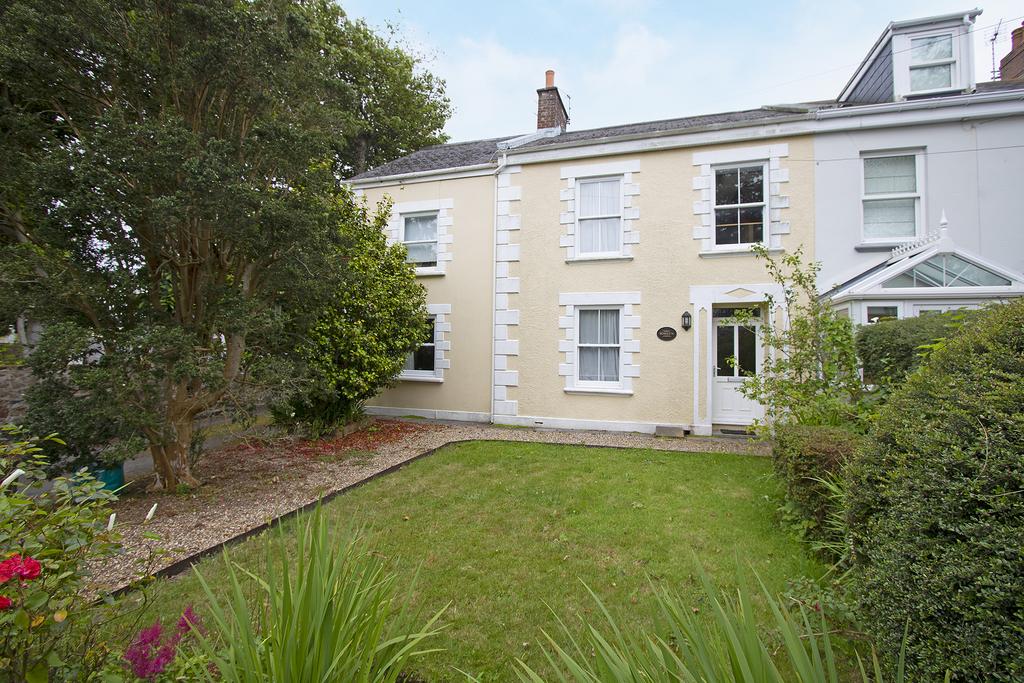 Les Merriennes, St Martin's... 7 bed semi-detached house - £995,000