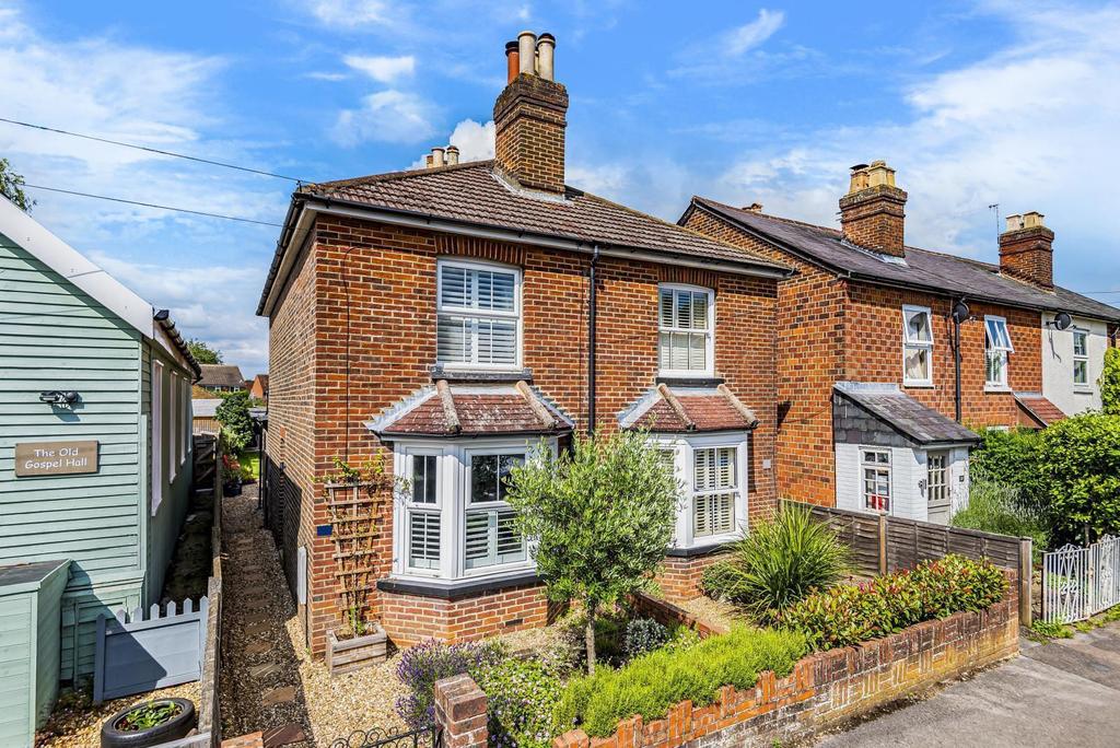 Lower Manor Road, Farncombe... 2 bed semi-detached house - £475,000