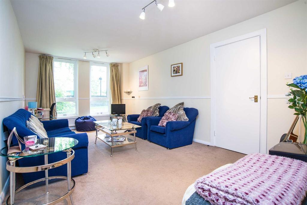 Hilldrop Crescent, Tufnell Park 3 bed flat - £550,000