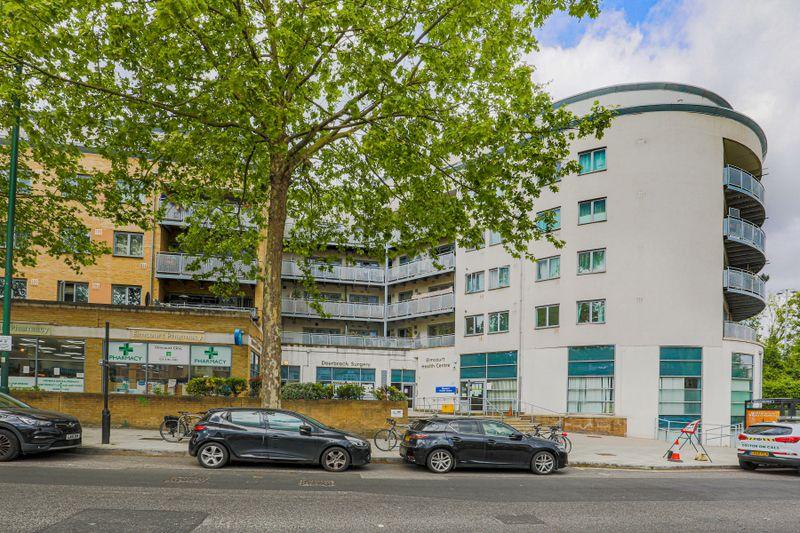 Norwood Road, London, SE27 1 bed flat - £1,300 pcm (£300 pw)