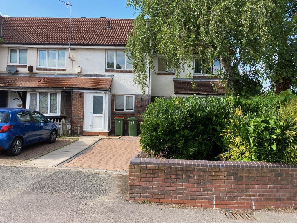 Giralda Close, West Beckton, London, E16 2 bed chalet - £1,400 pcm (£ ...