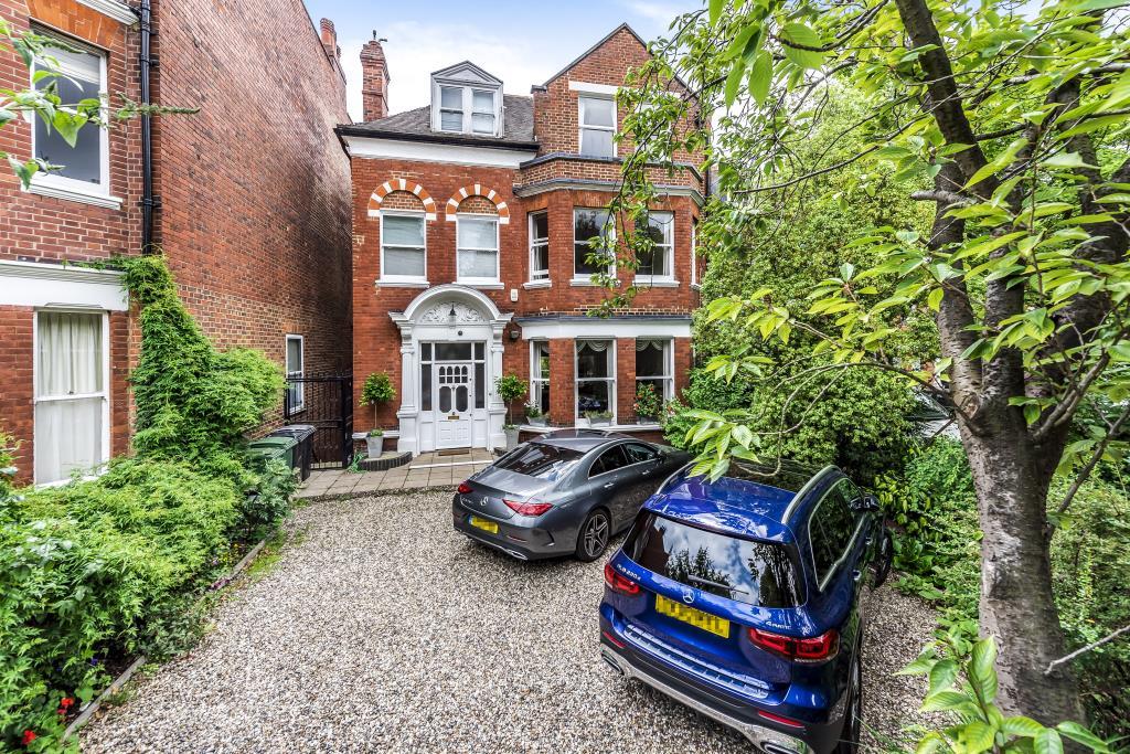 Frognal Lane, London, NW3 6 bed detached house - £15,167 pcm (£3,500 pw)