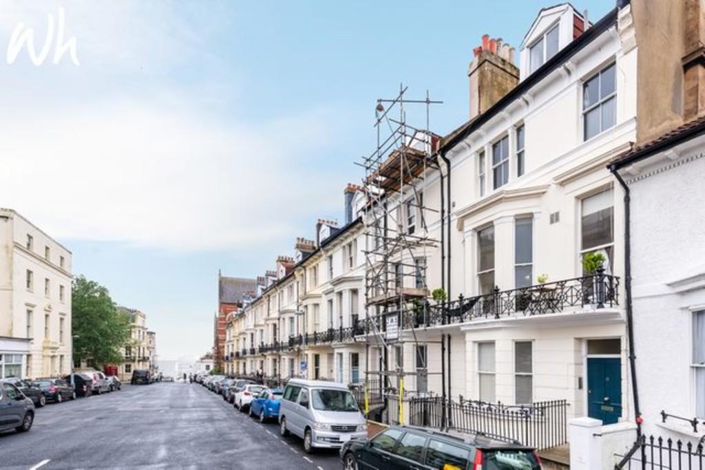 Powis Road, Brighton 1 bed flat - £975 pcm (£225 pw)