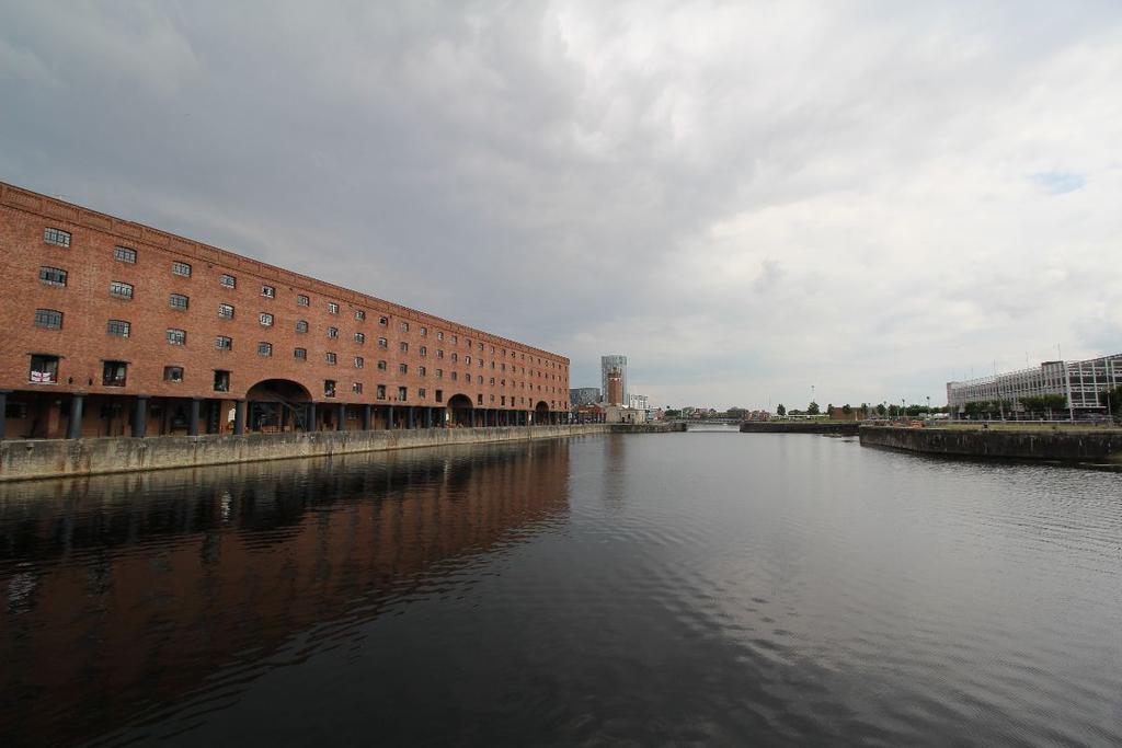 Royal Quay, Liverpool 2 bed apartment - £850 pcm (£196 pw)