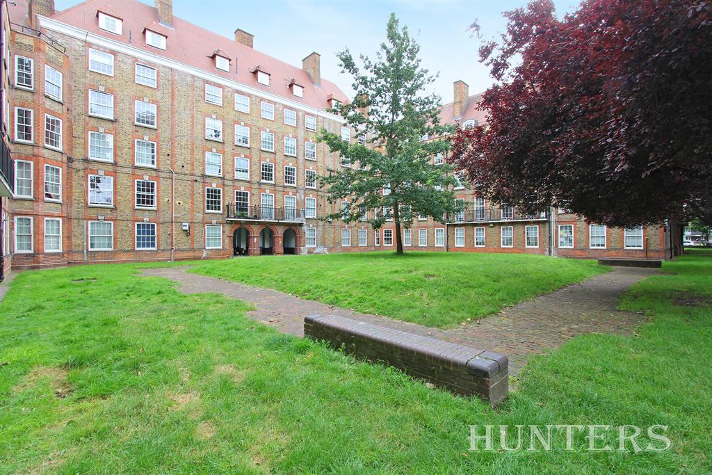 Comber House Comber Grove... 1 bed flat - £1,400 pcm (£323 pw)