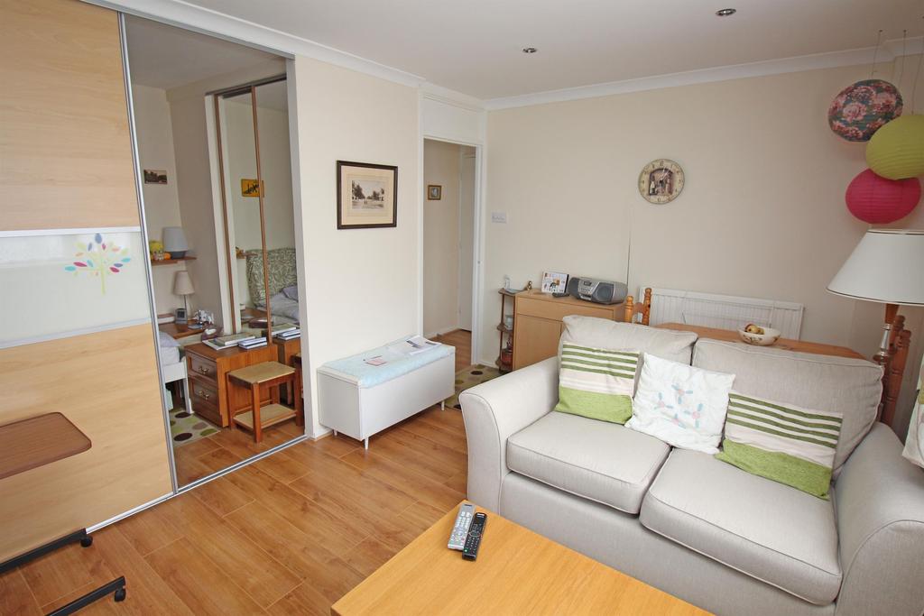 Wisden Road, Stevenage, SG1 5NP Studio - £135,000
