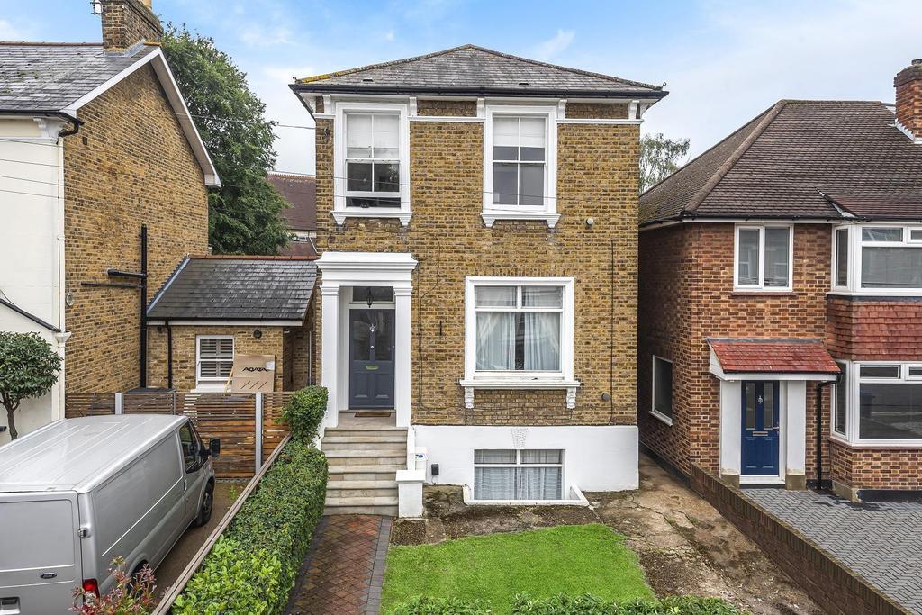 Denmark Road, Kingston Upon Thames, KT1 1 bed flat - £399,950