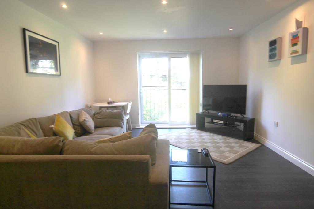 Merchants Court, Bingley, West Yorkshire 2 bed apartment - £625 pcm (£ ...