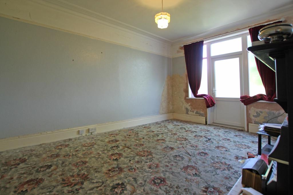 Brownberrie Lane, Horsforth, Leeds, LS18 4 bed semi-detached house - £ ...