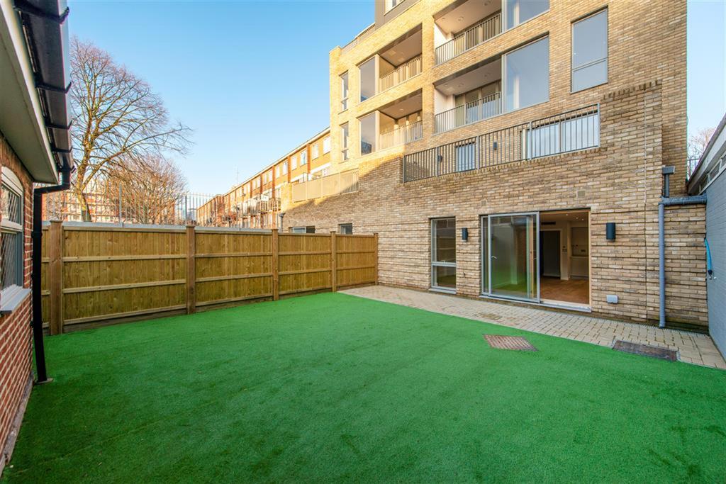 Stepney Way, London, E1 3 bed apartment - £650,000