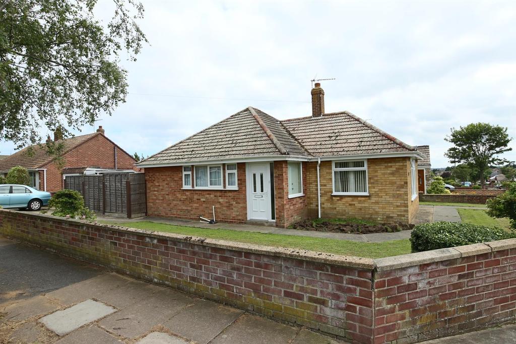 Malvern Rise, Lowestoft 2 bed detached bungalow - £250,000
